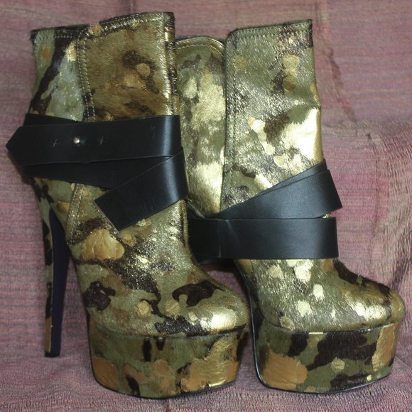 London Trash | Shoes | London Trash Monsta Fur Camo Platform Heel Boot ...